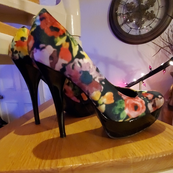 Brash | Shoes | Brash 5 Floral Stiletto Size 85 | Poshmark